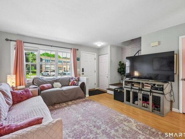 house with 2 bedroom, Milford CT ES103159967