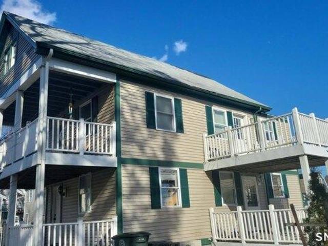 house with 2 bedroom, Milford CT ES103160877