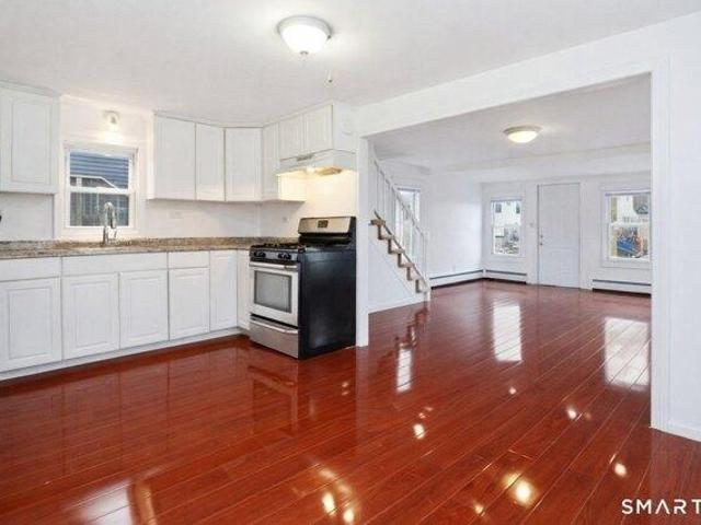 house with 2 bedroom, Milford CT ES103161208