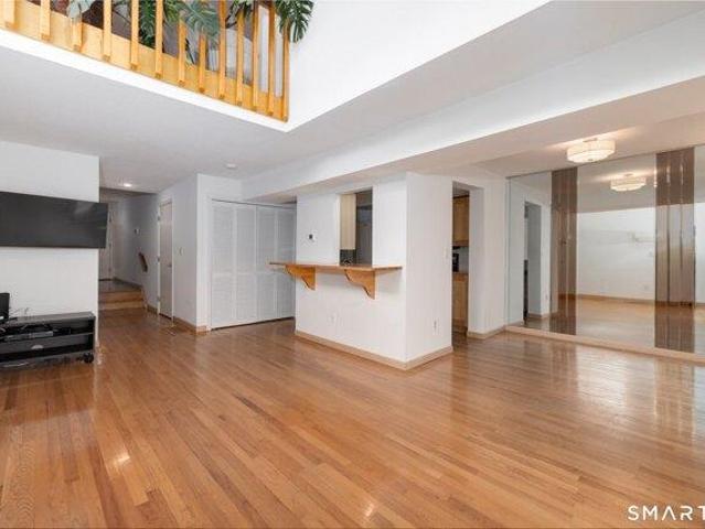 house with 2 bedroom, Milford CT ES103188603