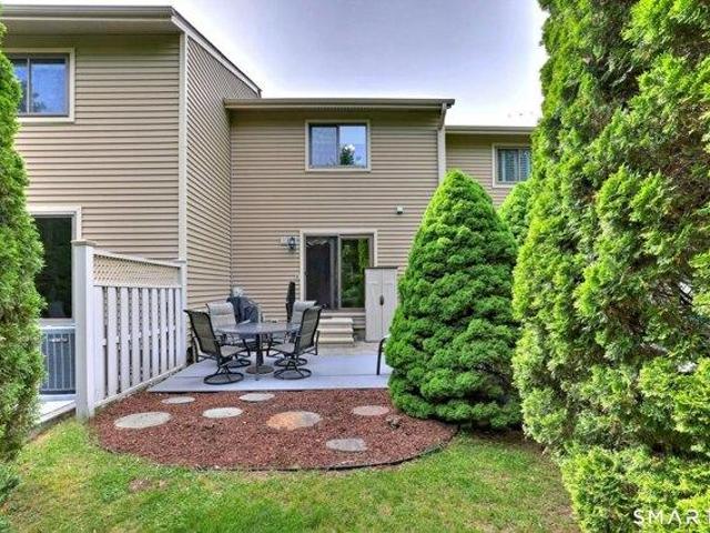 house with 2 bedroom, Milford CT ES103620431