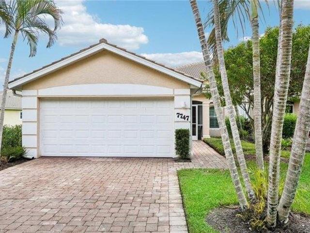 house with 2 bedroom, Naples FL DLS88247000