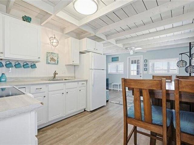 house with 2 bedroom, Narragansett RI DS102345793