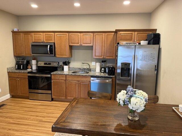 house with 2 bedroom, Nashua NH DLS103034796