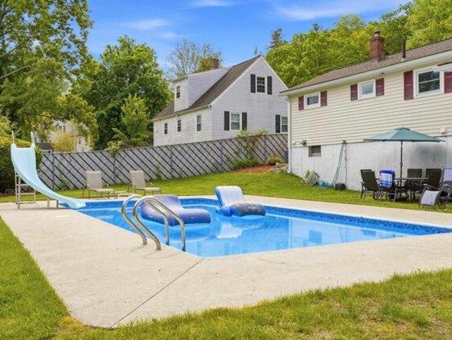 house with 2 bedroom, Nashua NH DS103127897