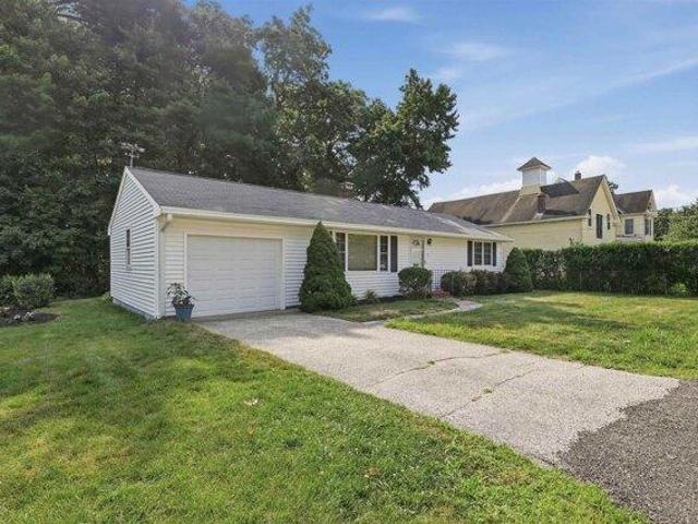 house with 2 bedroom, Nashua NH ES104571473