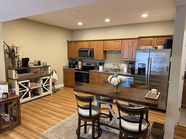 house with 2 bedroom, Nashua NH ES104791393