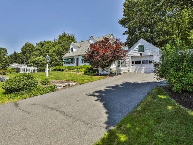 house with 2 bedroom, Nashua NH ES104850784