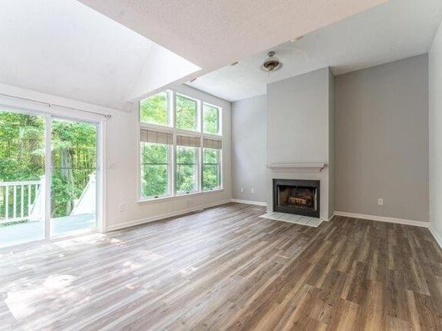 house with 2 bedroom, Nashua NH ES104898191