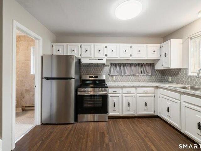 house with 2 bedroom, Naugatuck CT ES104479390