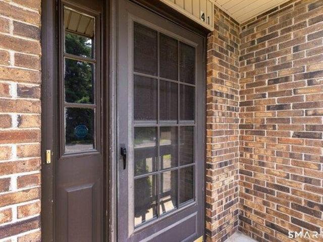 house with 2 bedroom, Naugatuck CT ES105202414