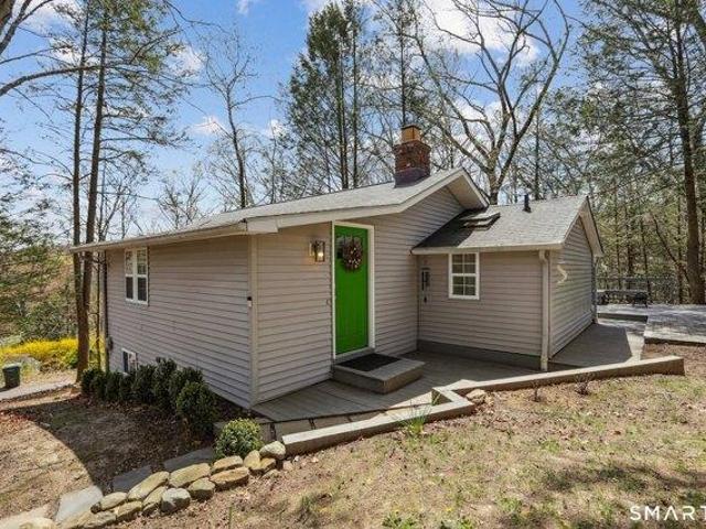 house with 2 bedroom, Newtown CT DLS102313399