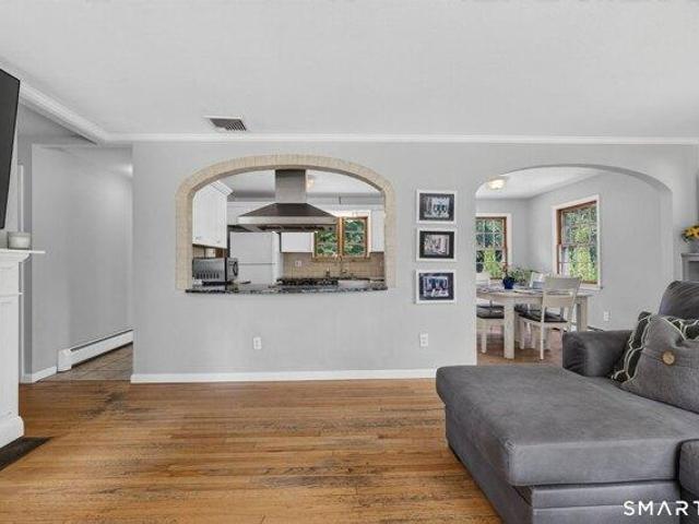 house with 2 bedroom, Newtown CT DS104116711