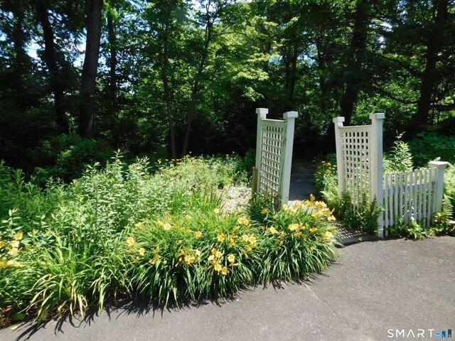 house with 2 bedroom, Newtown CT DS104266495