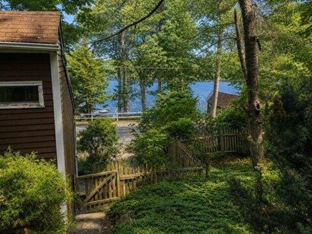 house with 2 bedroom, Newtown CT ES105144874