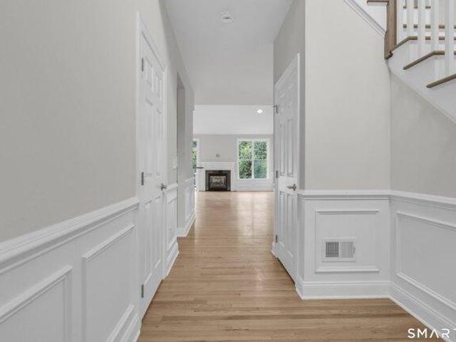 house with 2 bedroom, Newtown CT ES105157566