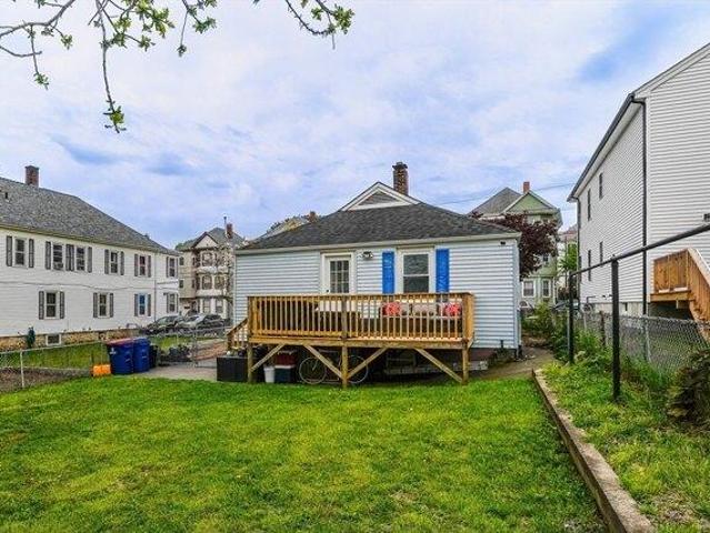 house with 2 bedroom, New Bedford MA DS102593258