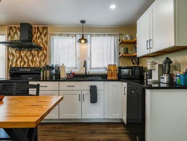 house with 2 bedroom, New Bedford MA ES102828648