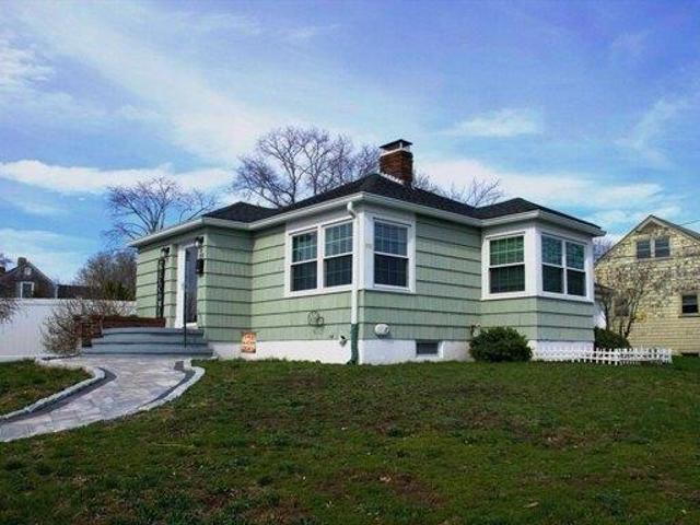 house with 2 bedroom, New Bedford MA ES103159061