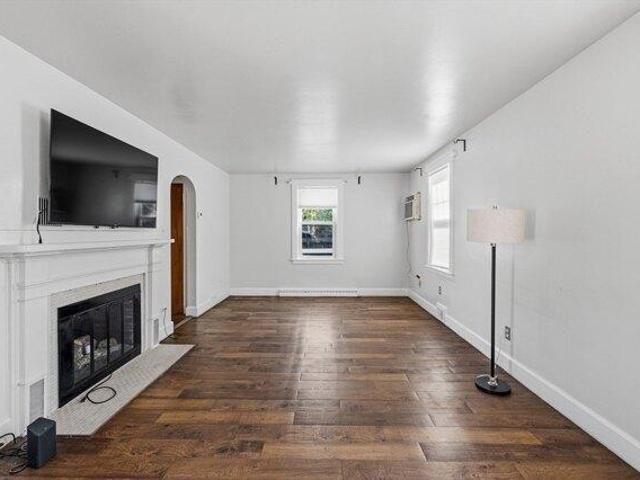 house with 2 bedroom, New Bedford MA ES103185076