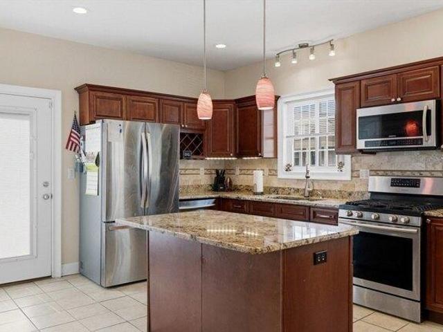 house with 2 bedroom, New Bedford MA ES105141622