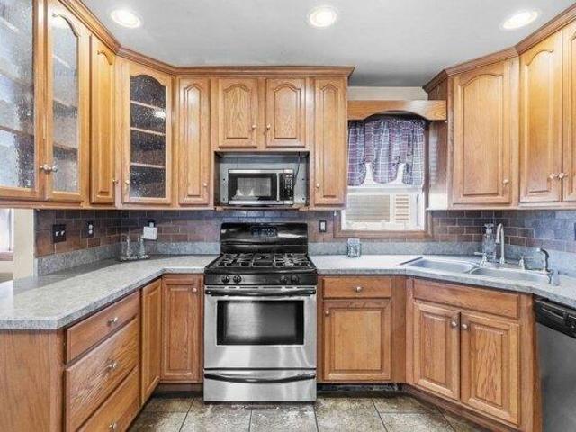 house with 2 bedroom, New Bedford MA ES105104998