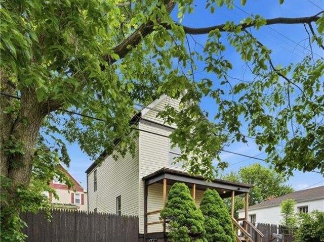 house with 2 bedroom, New Brighton PA ES103625329