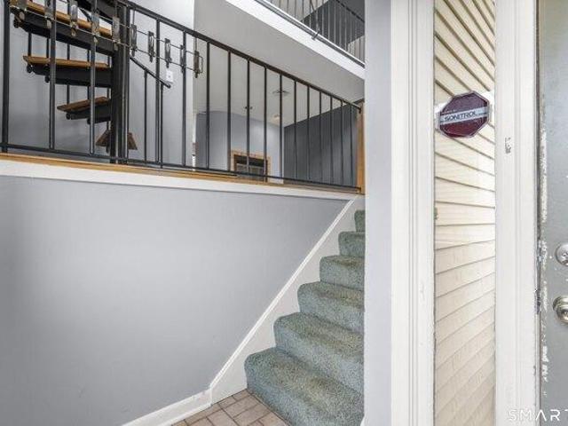 house with 2 bedroom, New Britain CT ES102824921