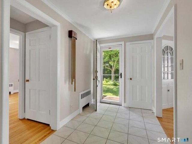 house with 2 bedroom, New Britain CT ES103431633