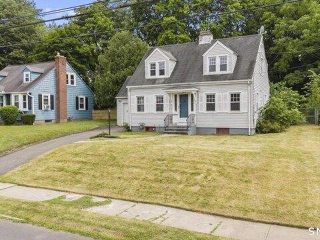 house with 2 bedroom, New Britain CT ES104189010