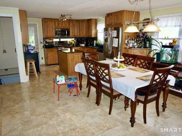 house with 2 bedroom, New Britain CT ES104760192