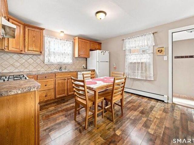 house with 2 bedroom, New Britain CT ES105205438