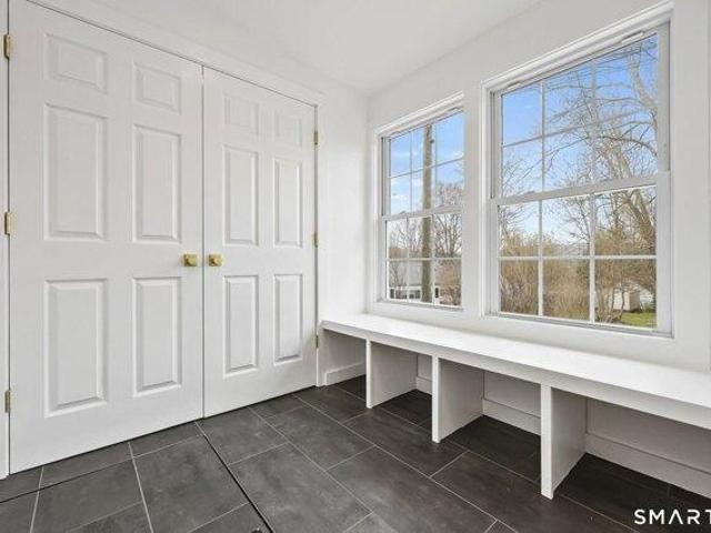 house with 2 bedroom, New Fairfield CT DLS101750766
