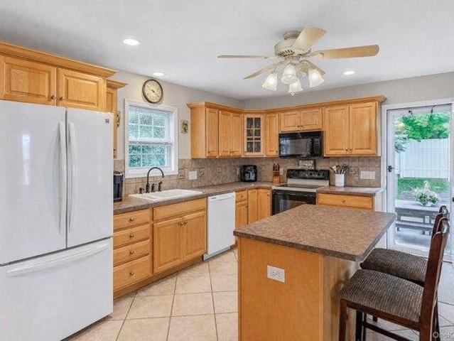 house with 2 bedroom, New Fairfield CT ES105127770