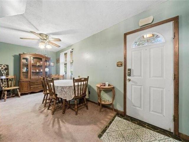 house with 2 bedroom, New Kensington PA ES103600873