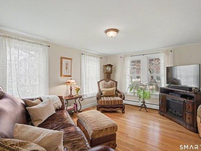 house with 2 bedroom, New Haven CT ES103071728