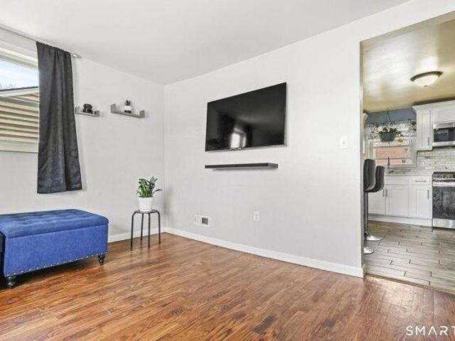 house with 2 bedroom, New Haven CT ES104152071