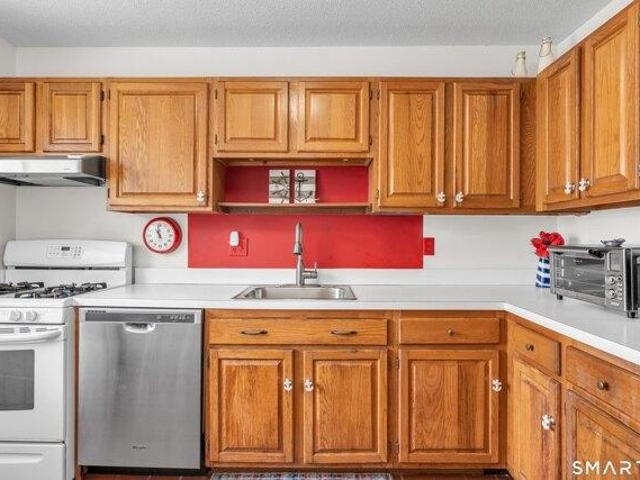 house with 2 bedroom, New Haven CT ES104236313