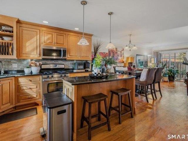 house with 2 bedroom, New Haven CT ES105144553