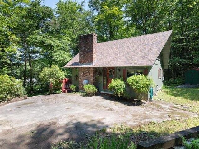 house with 2 bedroom, New Hampton NH ES103885408