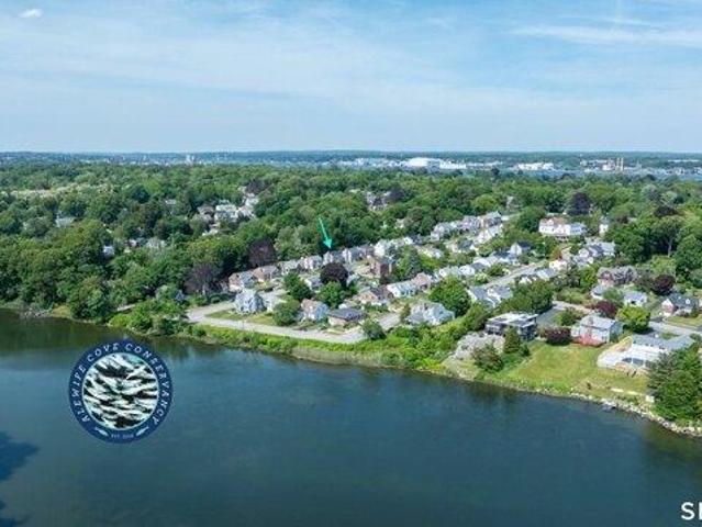 house with 2 bedroom, New London CT ES104236962