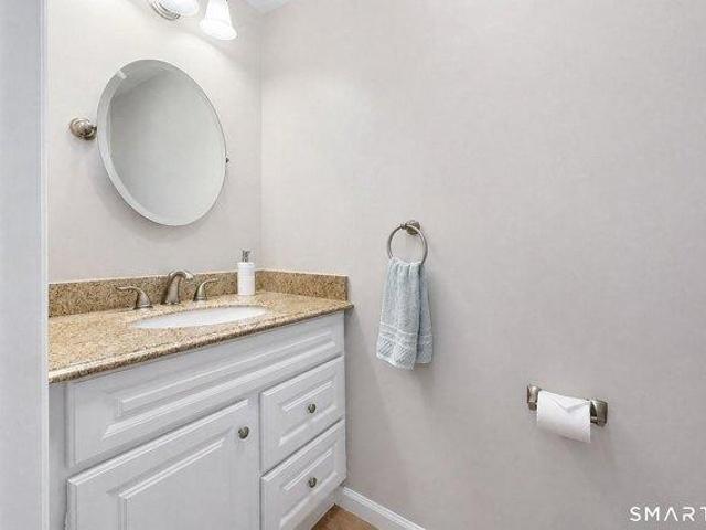 house with 2 bedroom, New Milford CT ES105176434
