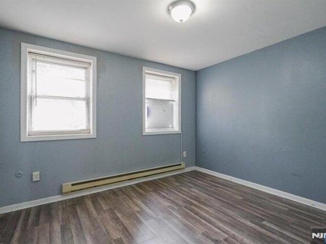 house with 2 bedroom, Newark NJ DS104191433