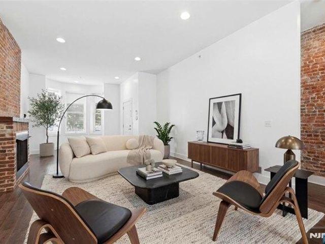 house with 2 bedroom, Newark NJ DS104191125