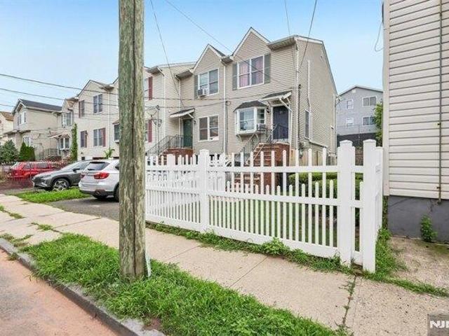 house with 2 bedroom, Newark NJ ES105473844