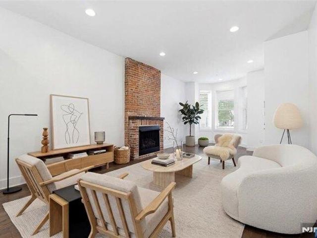 house with 2 bedroom, Newark NJ ES105191699