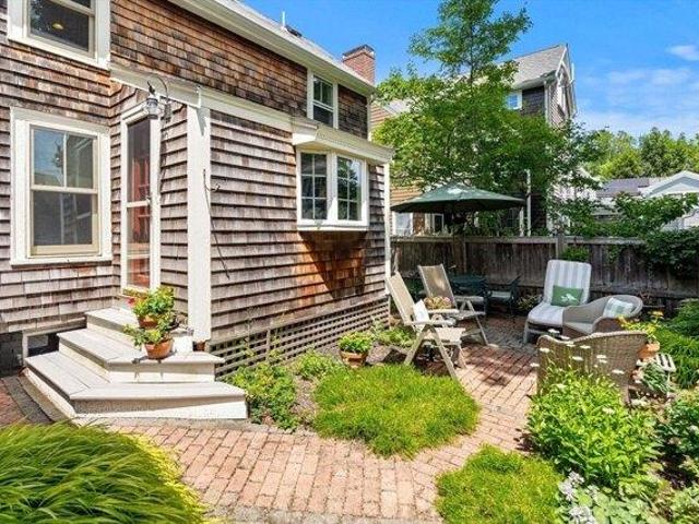 house with 2 bedroom, Newburyport MA DS104446179