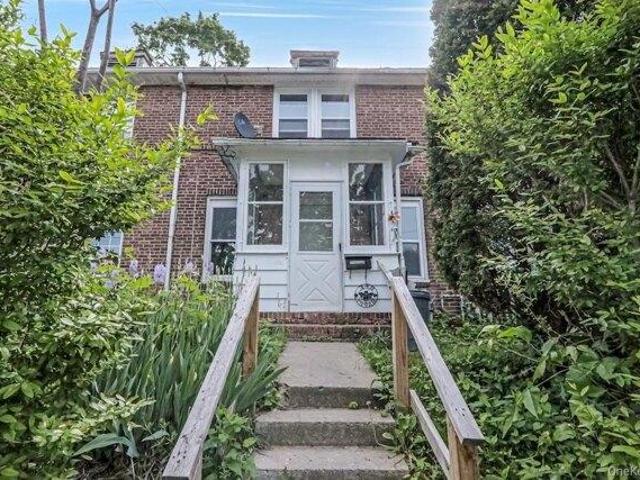 house with 2 bedroom, Newburgh NY ES103627719