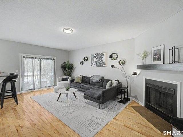 house with 2 bedroom, Newington CT DLS102283874