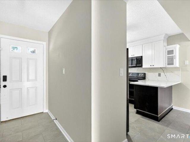 house with 2 bedroom, Newington CT DS103073504